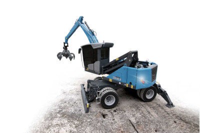 FUCHS 370 MATERIAL HANDLER